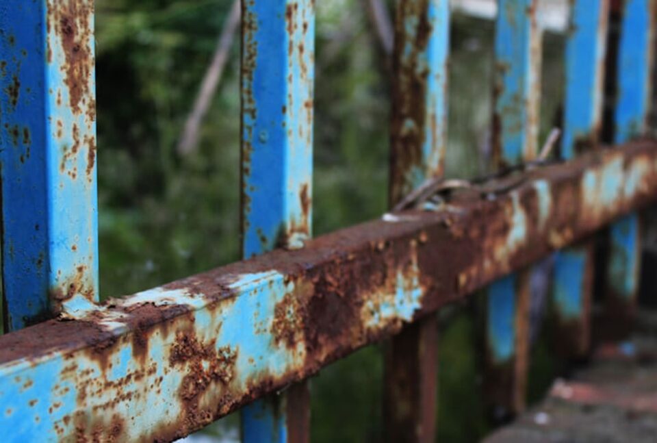 Strategies to Prevent Rust Formation on Metal Fences